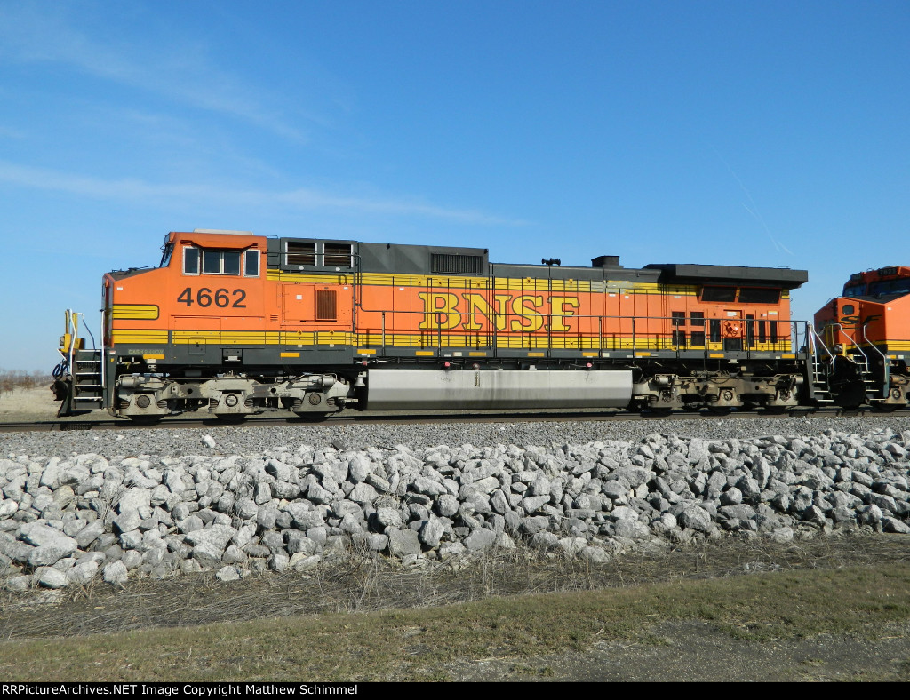 BNSF 4662